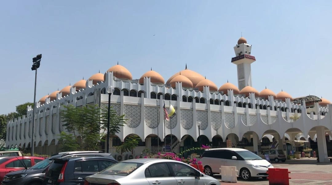 Masjid Sultan Idris Shah II (Masjid Negeri Perak) – A Majestic Landmark ...